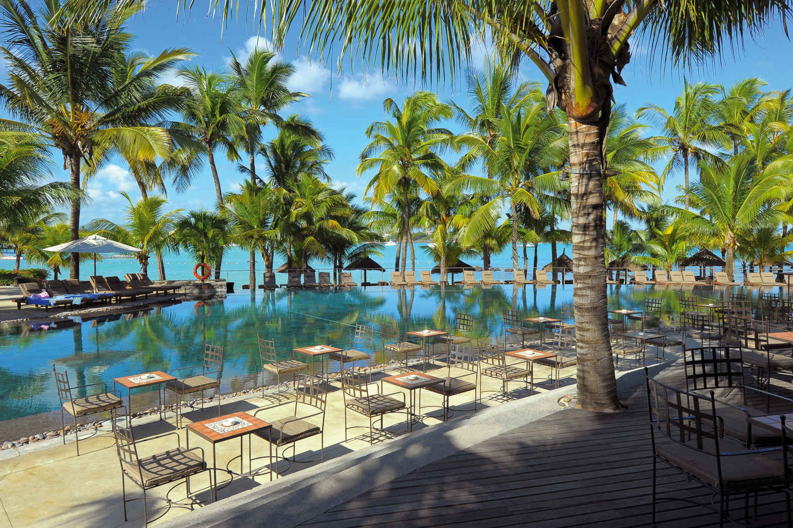 Vol + Hôtel dès 1316 € au Mauricia Beachcomber Resort & Spa | Séjour ...